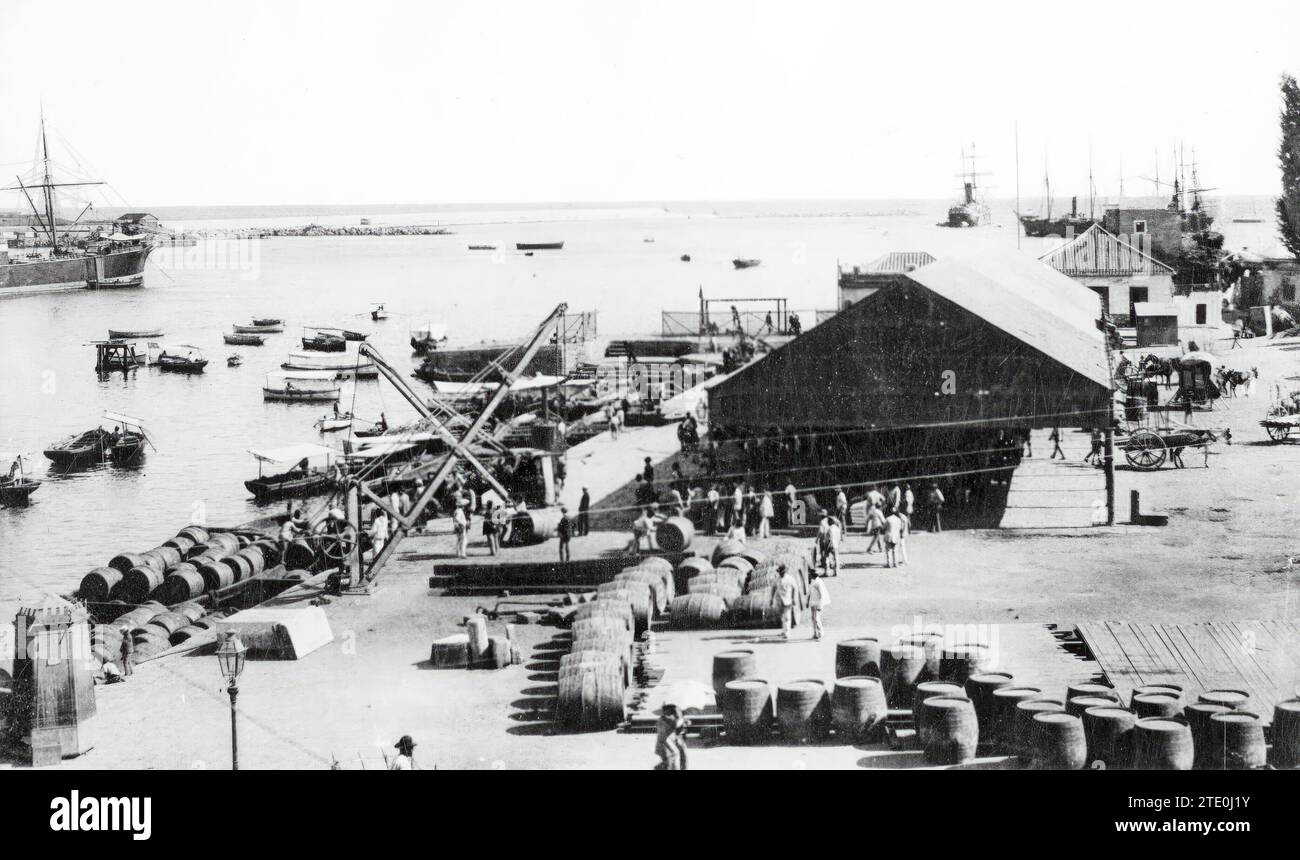 Malaga, 1920 (Ca). The Cánovas Dock, used for passage and rolling cargo ...