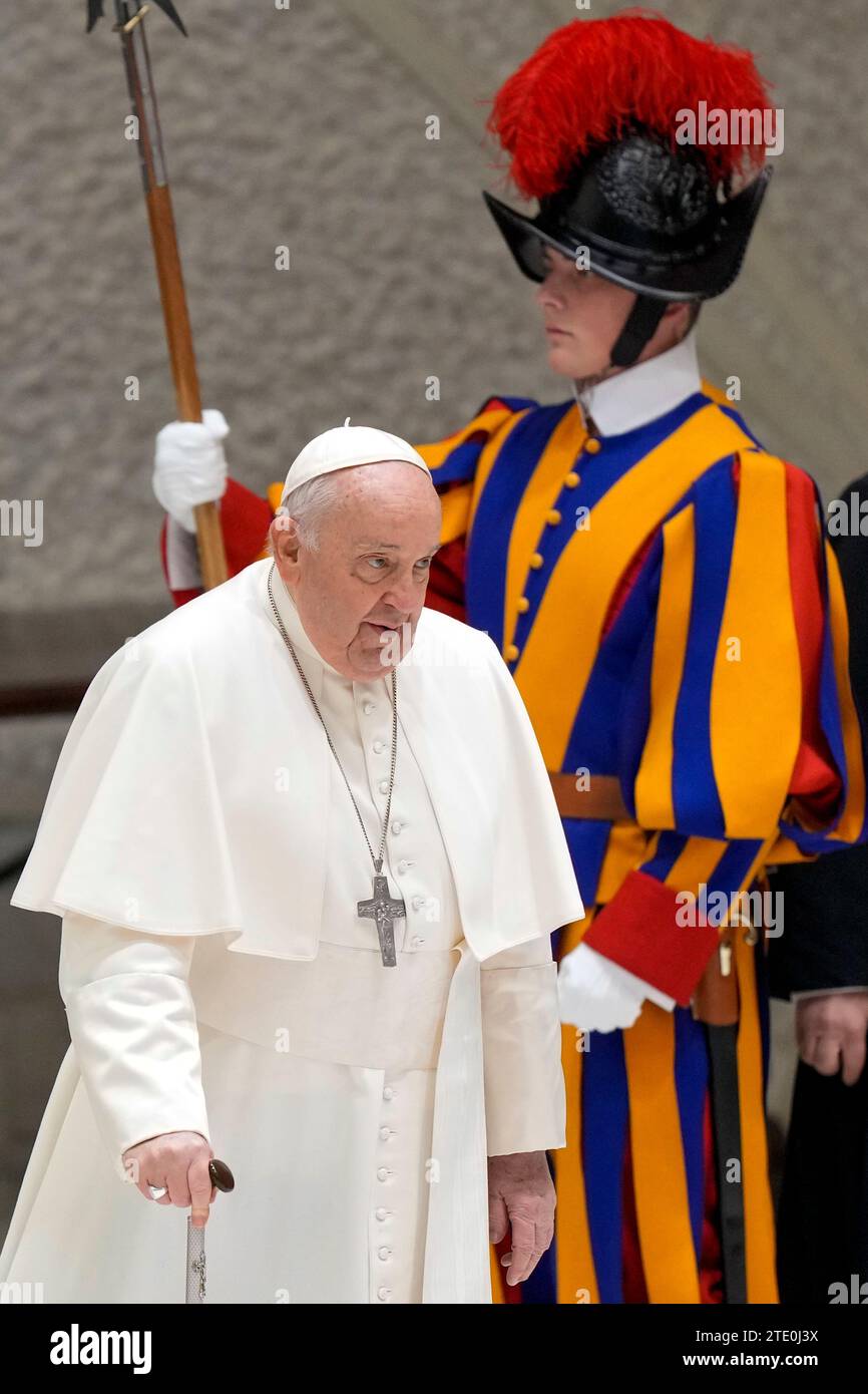 Pope Francis arrives for his weekly general audience in the Pope Paul ...