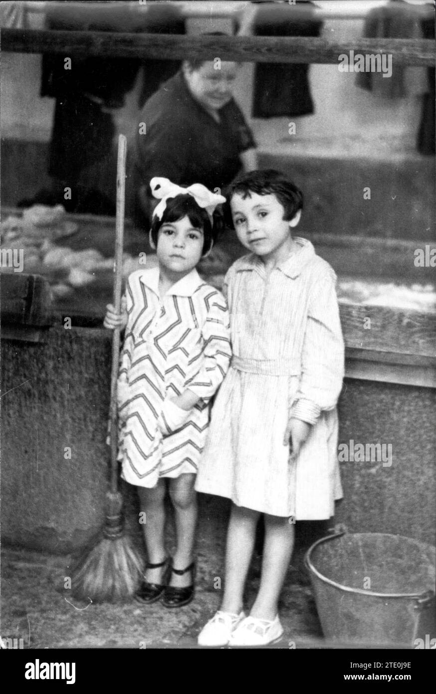 The two sisters of charity hi-res stock photography and images - Alamy