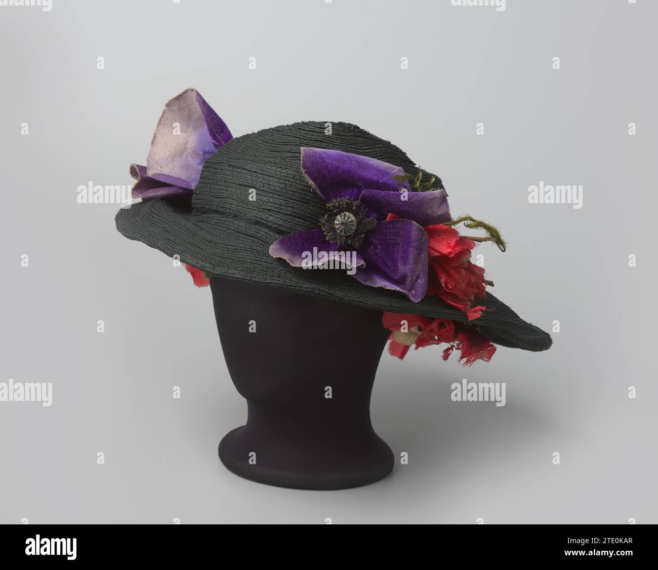Hat of black braided straw with flowers decorated, Jenny Faber, c. 1910 ...