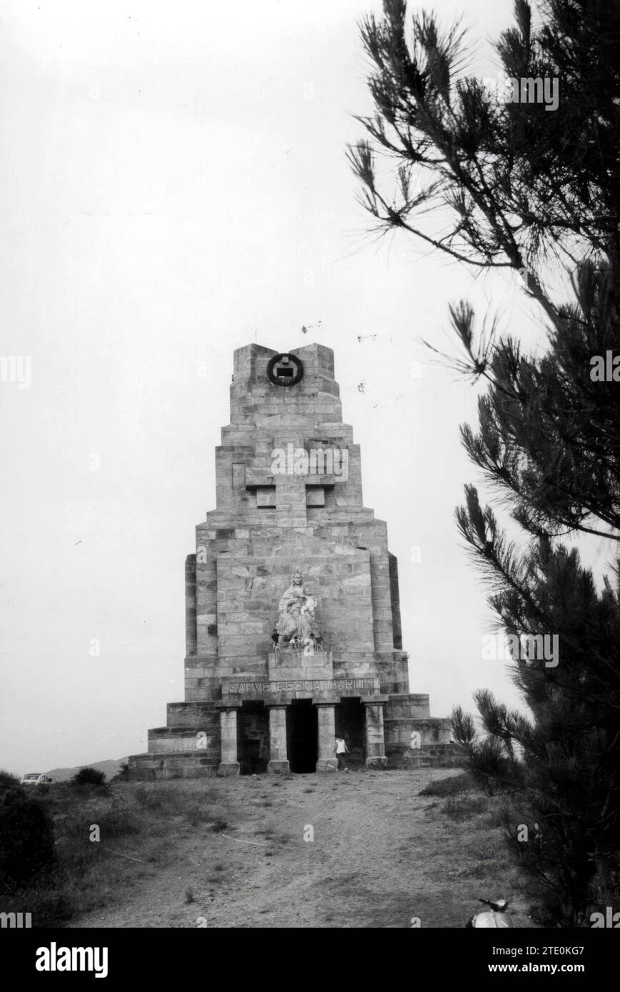12/31/1964. Monument to the Dead Marines on Mount Terro (Vigo). Credit ...