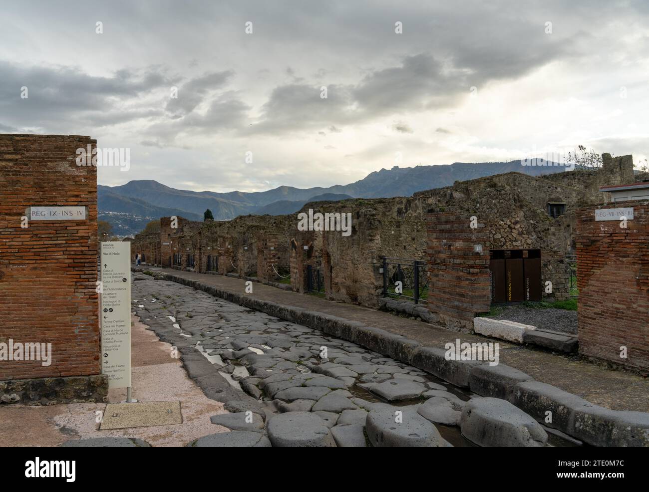 Pompei, Italy - 25 November, 2023: tyoical city street and houses in ...