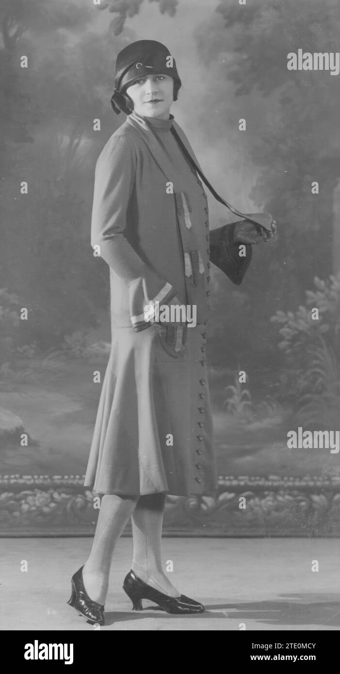In the Image, a 1926 coat designed by Joseph Paquin. Credit: Album ...