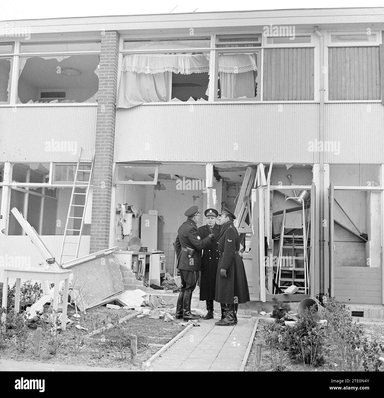 1960s police officers hi-res stock photography and images - Alamy