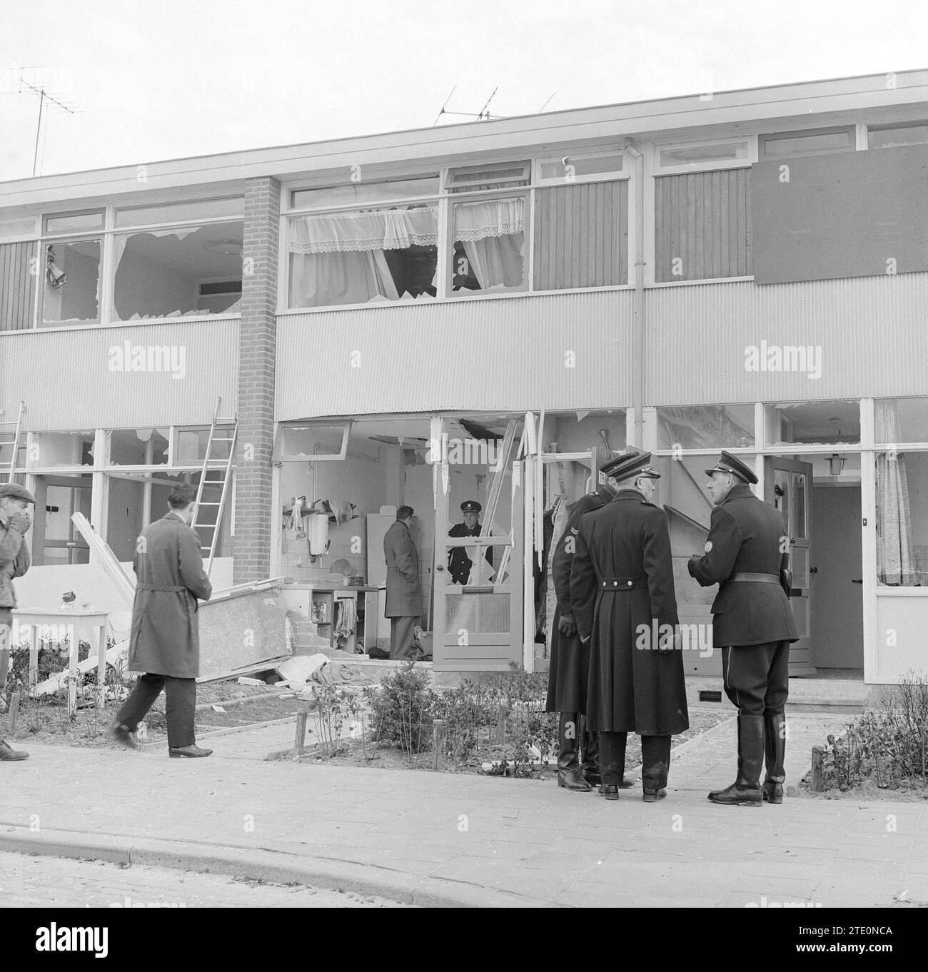 1960s police officers hi-res stock photography and images - Alamy