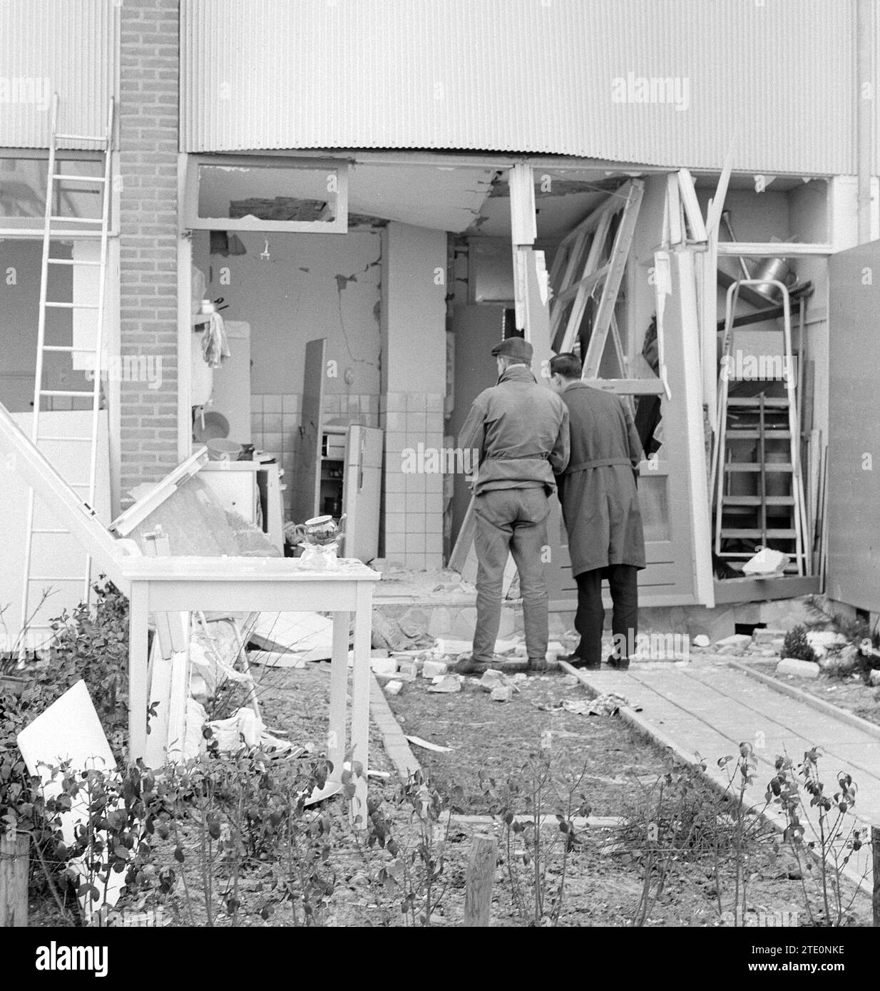 Explosion in Rotterdam on the Molierestraat ca. December 25, 1962 Stock ...