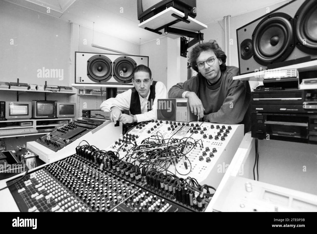 Music studio DAC, 21-11-1990, Whizgle News from the Past, Tailored for ...