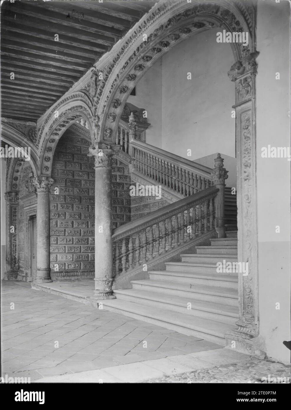 Monumental staircase hi-res stock photography and images - Alamy