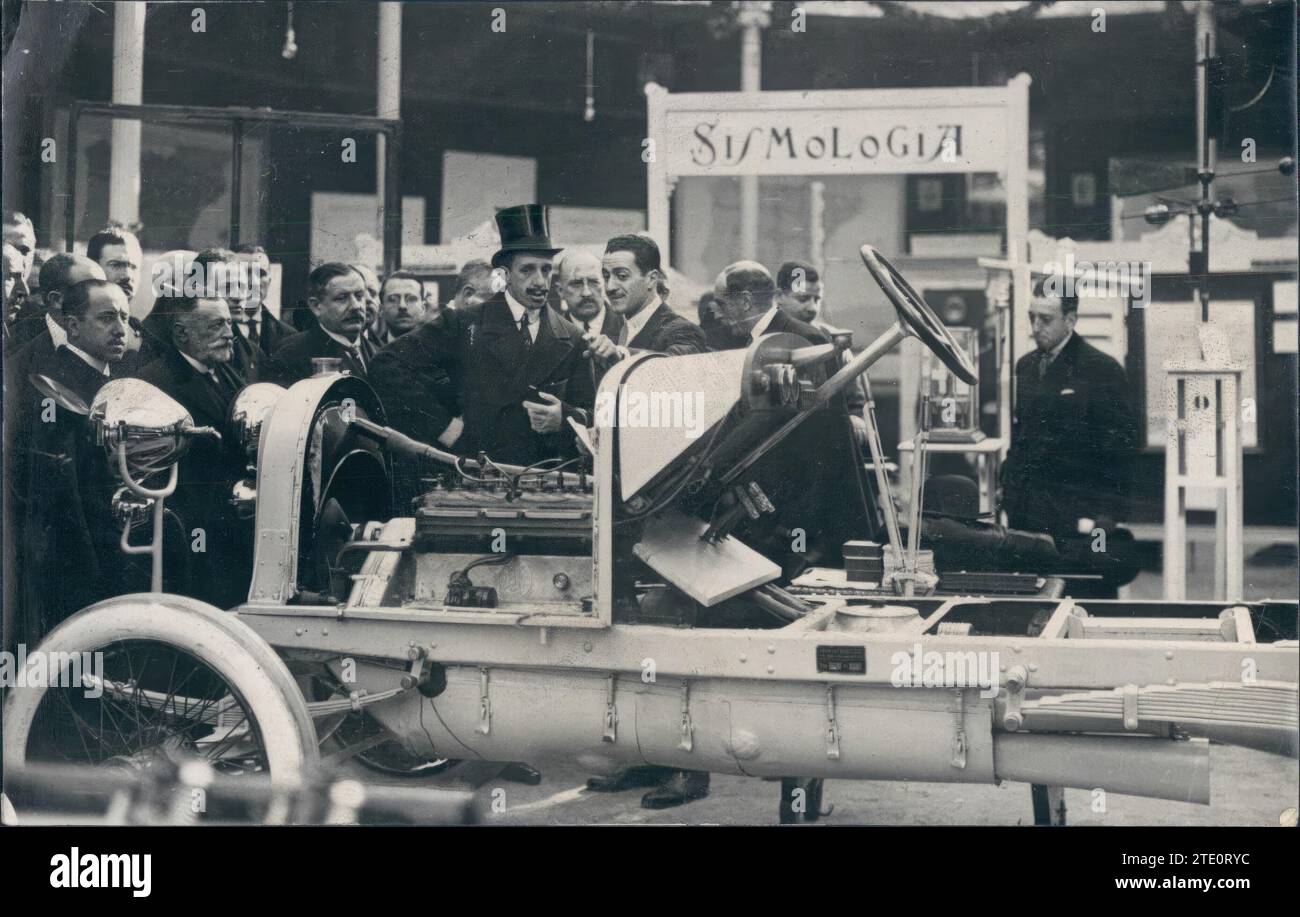 11/23/1919. Madrid. At the Engineering exhibition. Mr. Ureña, Jr. (2 ...