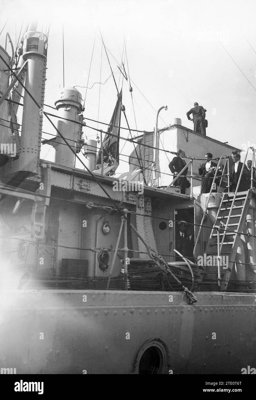 07/31/1932. Aboard the English ship "Concord" the remains of the Ret ...