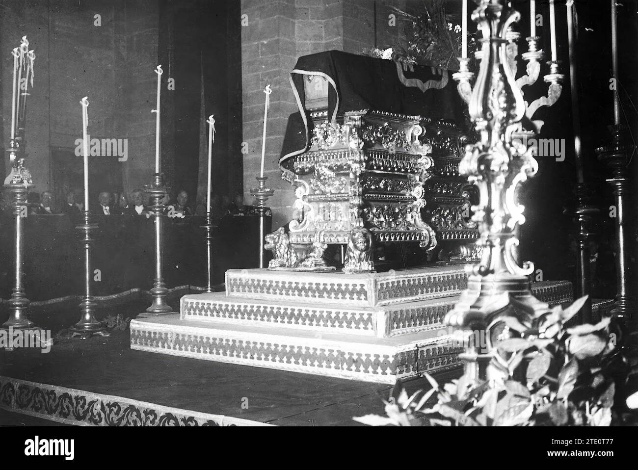 Requiem mass hi-res stock photography and images - Alamy