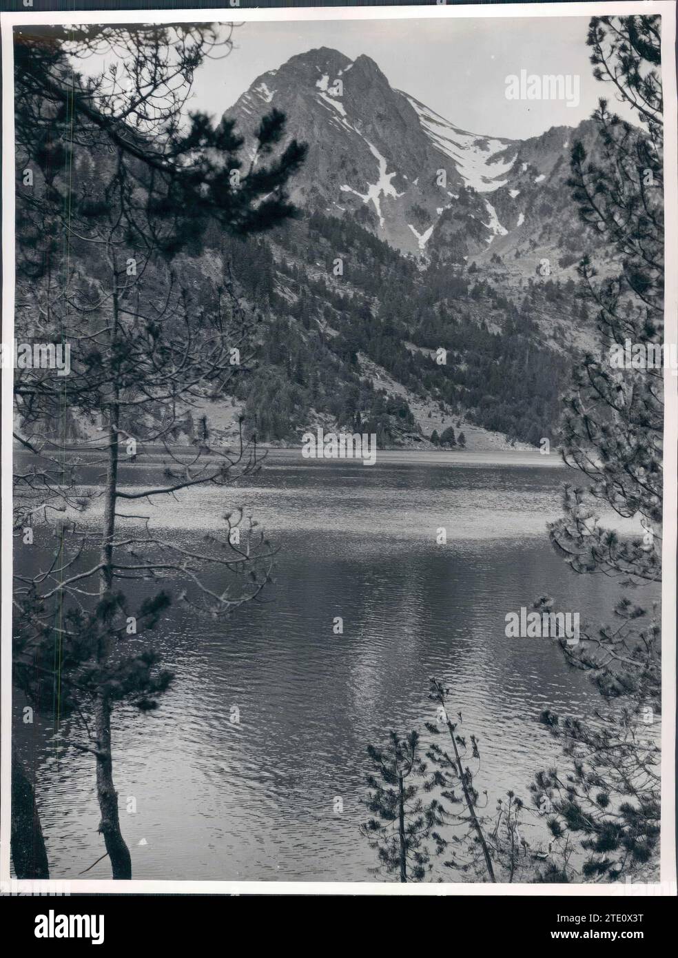12/31/1958. Lérida Pyrenees. Espot region. Beautiful corner and ...