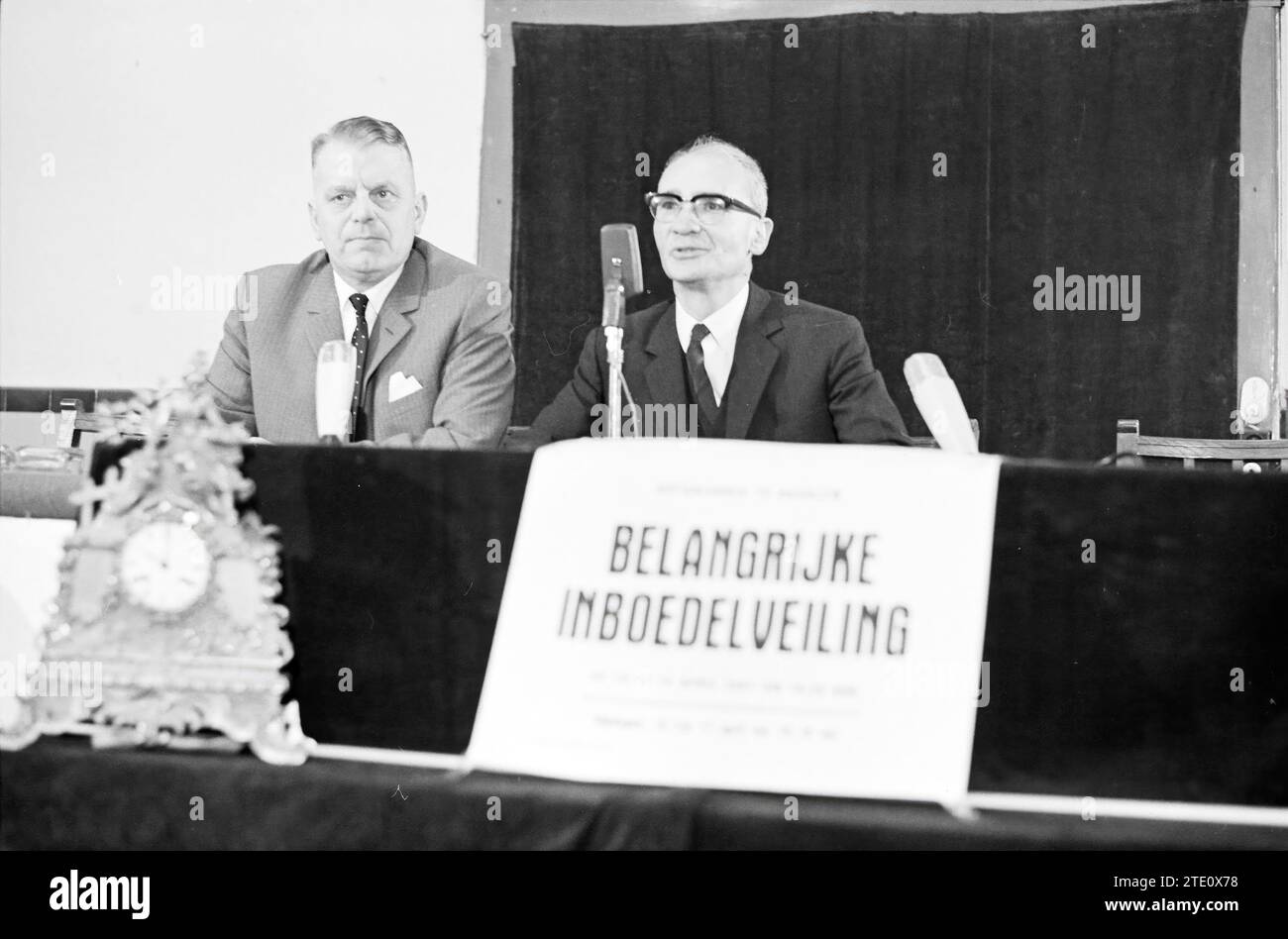 Public auction linnaeushof hi-res stock photography and images - Alamy
