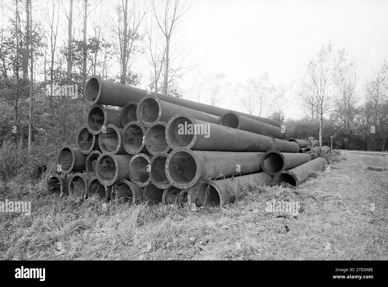 Stack of pipes that can be used for sand extraction, 29-10-1992, Whizgle News from the Past ...
