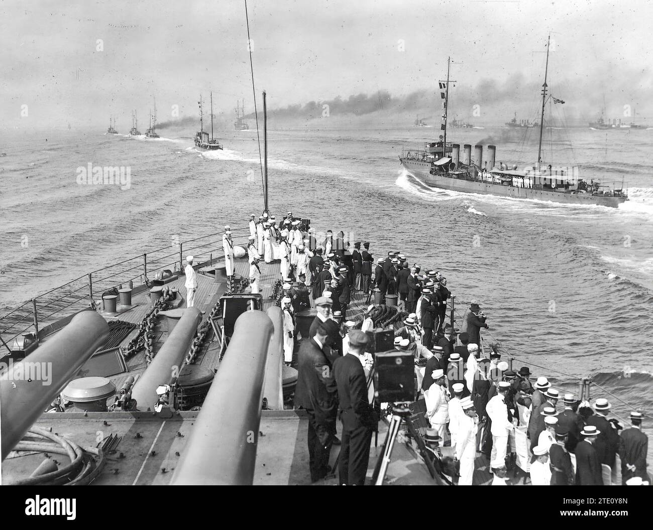 08/31/1915. Maneuvers of the Yankee squad. The Governors of the United ...