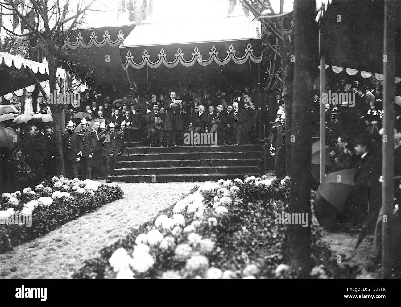 10/31/1913. Inauguration of a monument in Paris. The Minister of Fine ...