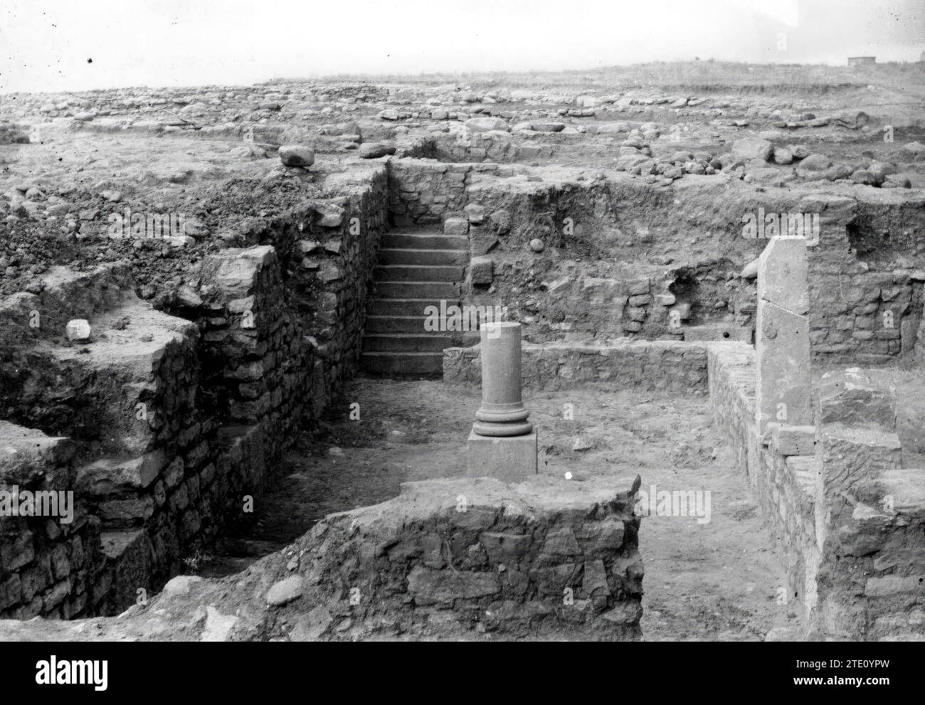 12/31/1929. View of the Ruins of a Roman room in Numancia (Soria ...