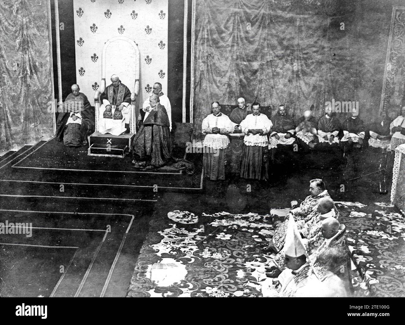 07/31/1912. Anniversary of the Coronation of Pius. Credit: Album ...