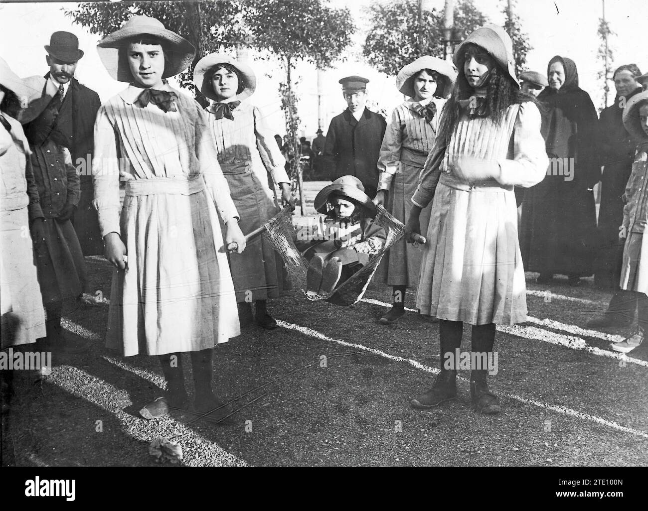 01/31/1914. The Barcelona "Girls Guides", one of the Girl Scout ...