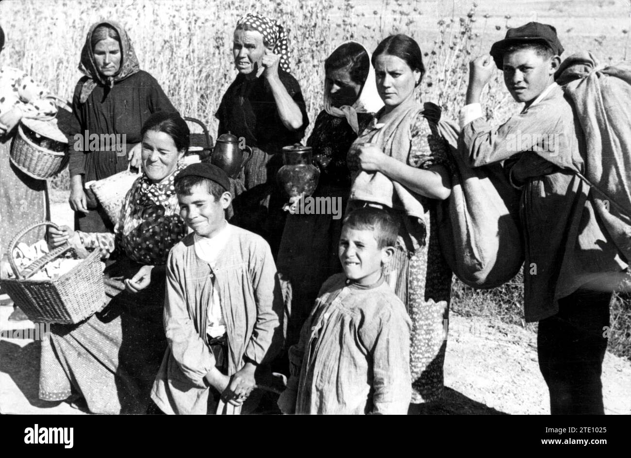 Spanish civil war families hi-res stock photography and images - Alamy