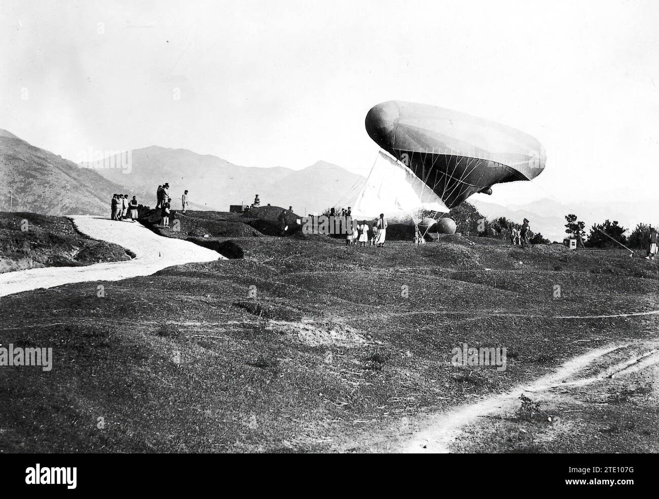 09/30/1911. Revolution in China. Chinese Army Camp with Signal Balloon ...