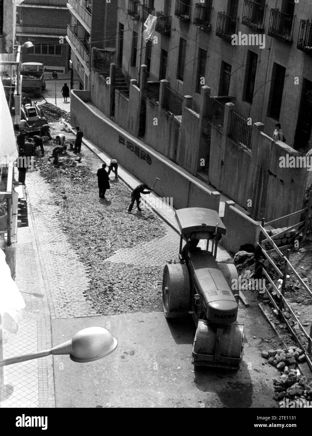 03/23/1972. View of Leñeros Street cut by paving. Credit: Album ...