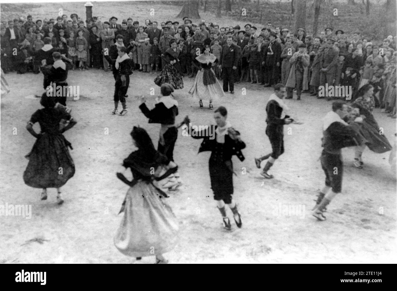 11/09/1937. A moment of the popular festival celebrated at the retreat ...