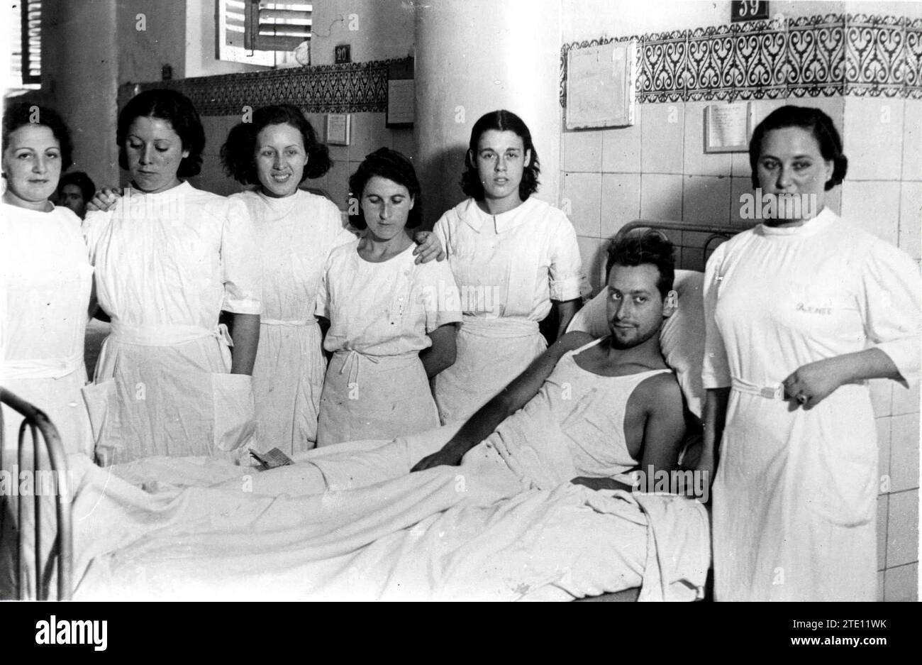 Hospital nuns hi-res stock photography and images - Alamy