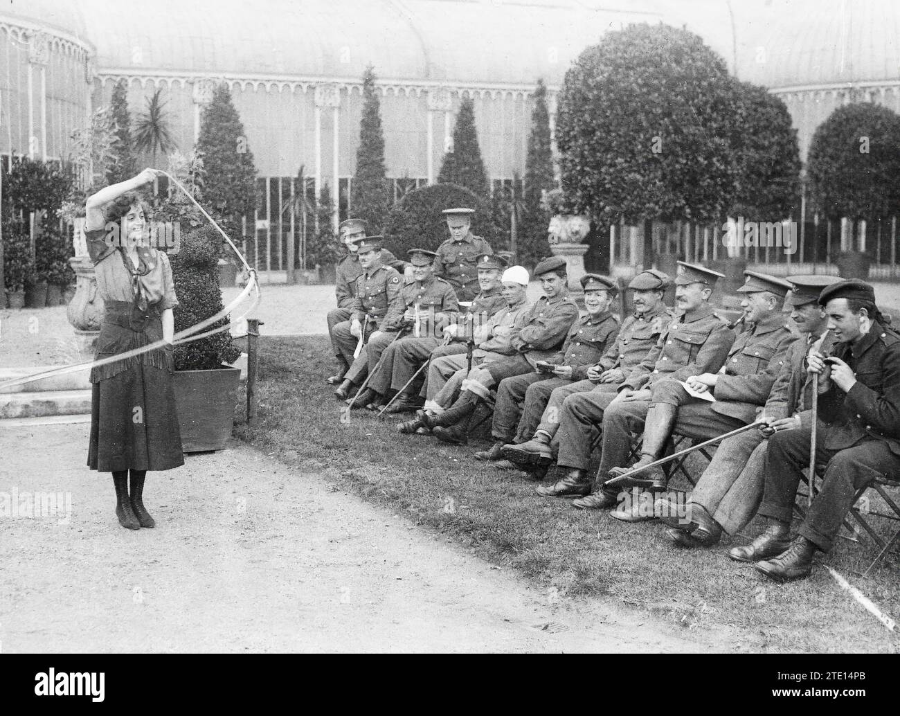 07/31/1915. To distract the wounded. Miss Elsie Janis Performing ...