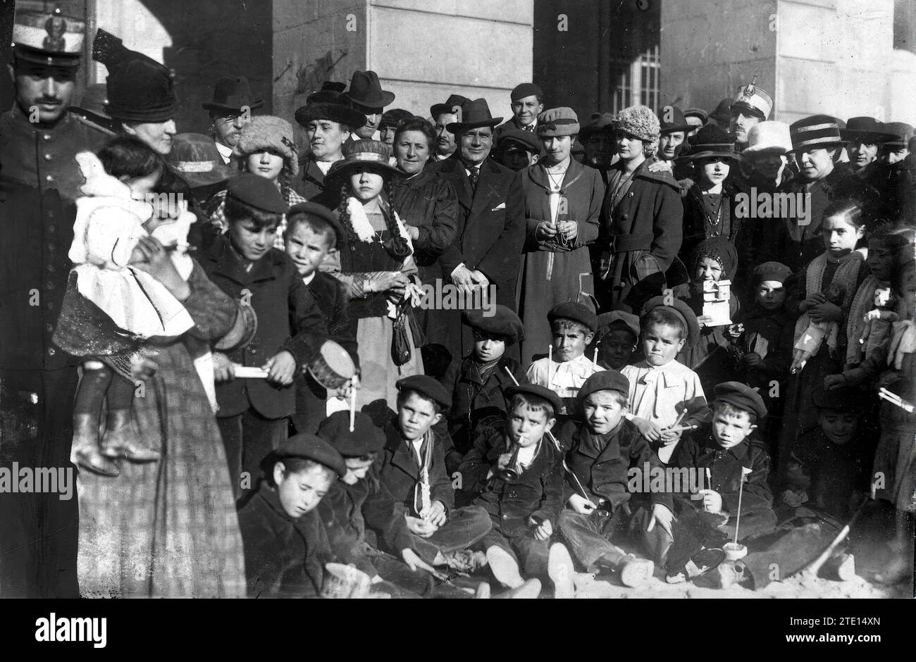 Easter 1918 in Ávila. The civil government D. Cristóbal de Castro (X ...