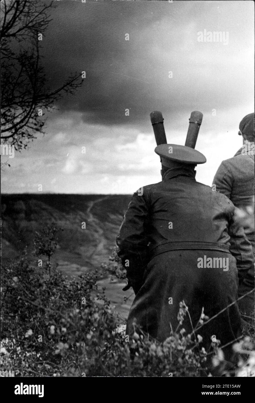 Observing positions hi-res stock photography and images - Alamy