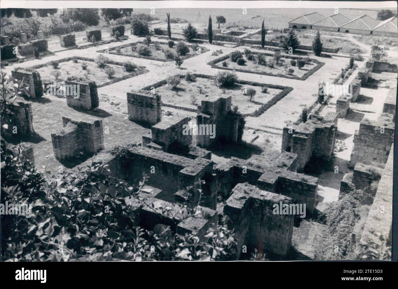 01/01/1961. Ruins of the courtyard of the Western Great Hall (Mayalis ...