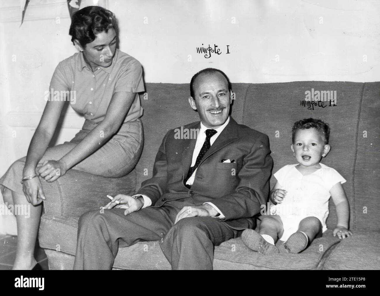 12/31/1956. Antonio Mingote with his first wife and son Carlos. Credit ...