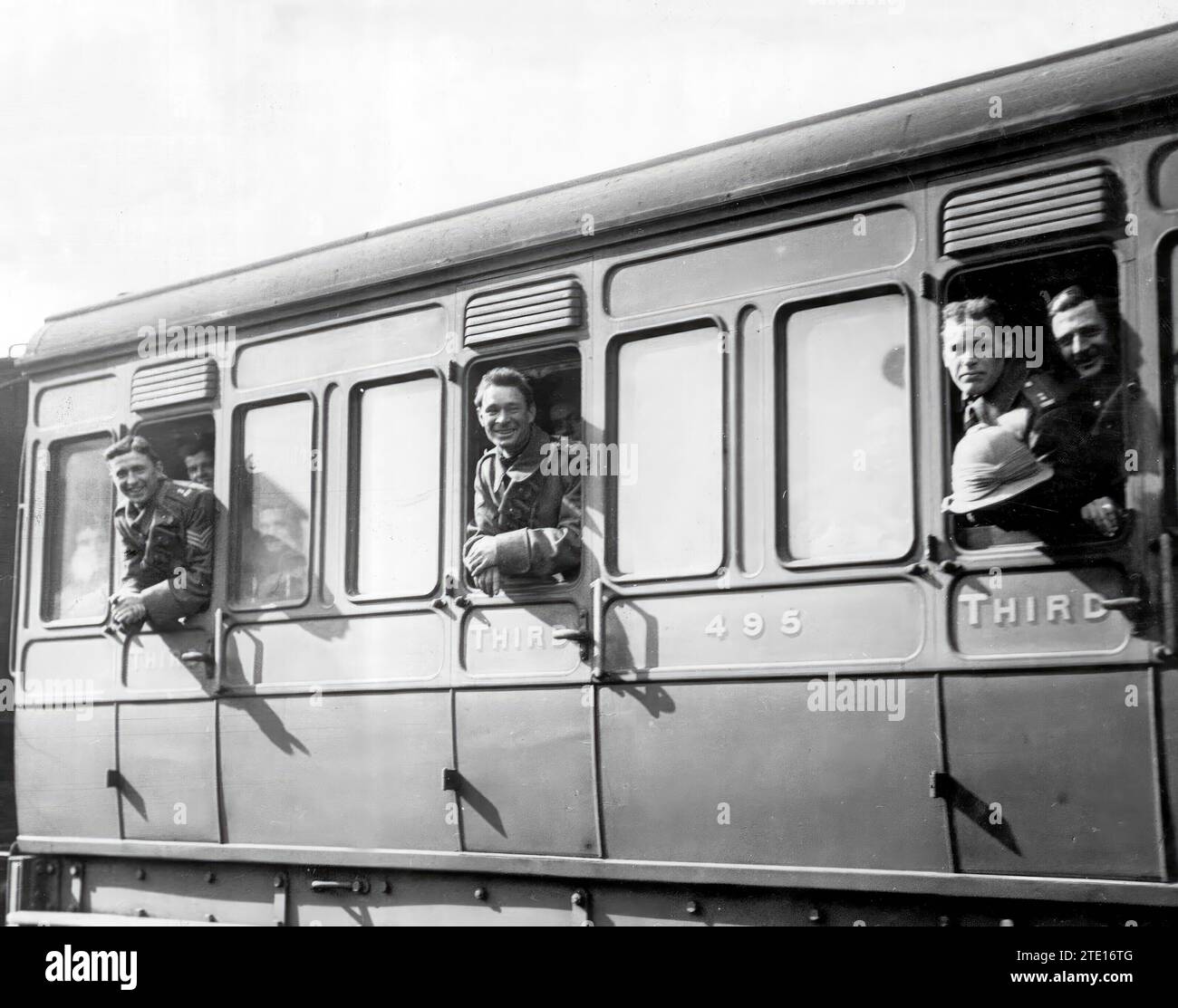 07/31/1914. Troop Mobilization in England. Appearance of a carriage of ...