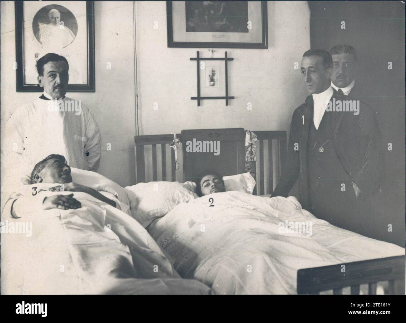 Madrid, 11/28/1919. Blood transfusion. In the photograph we see Dr ...