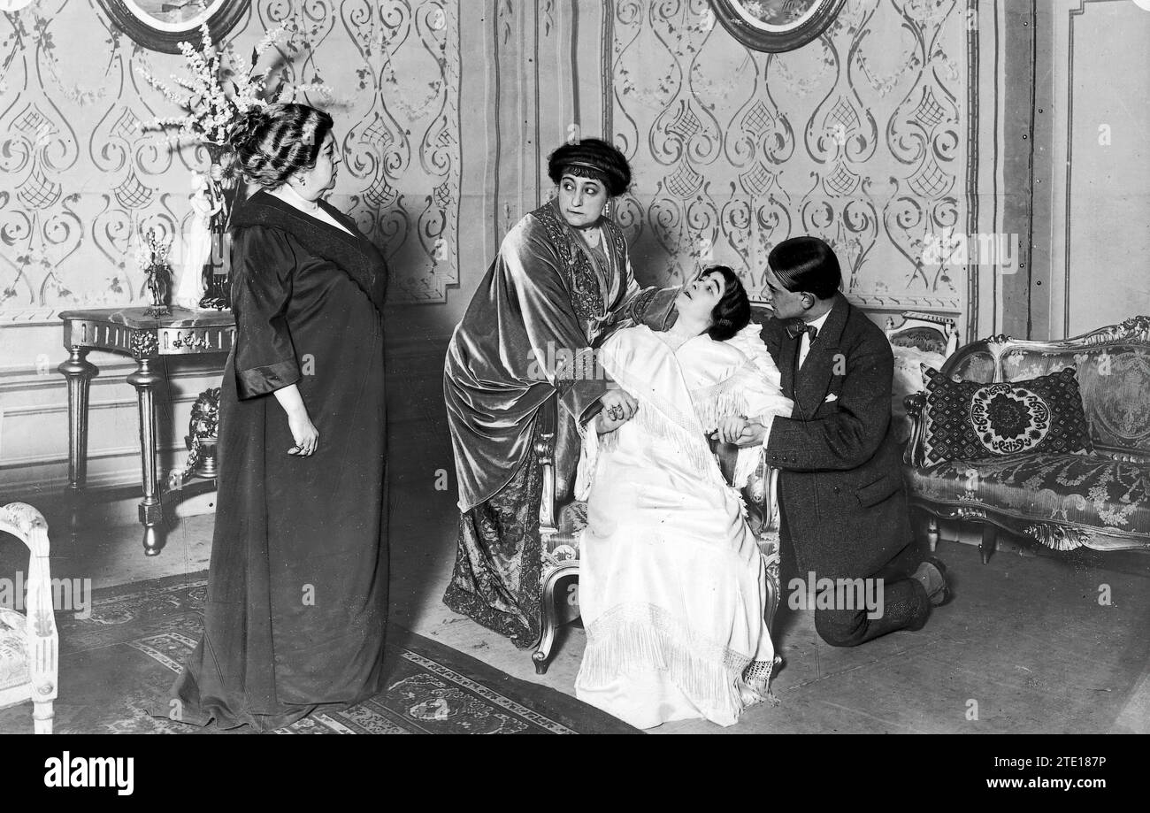 Madrid. May 1913. At the Zarzuela Theater. Mrs. Rodríguez, Mrs. Cobeña ...