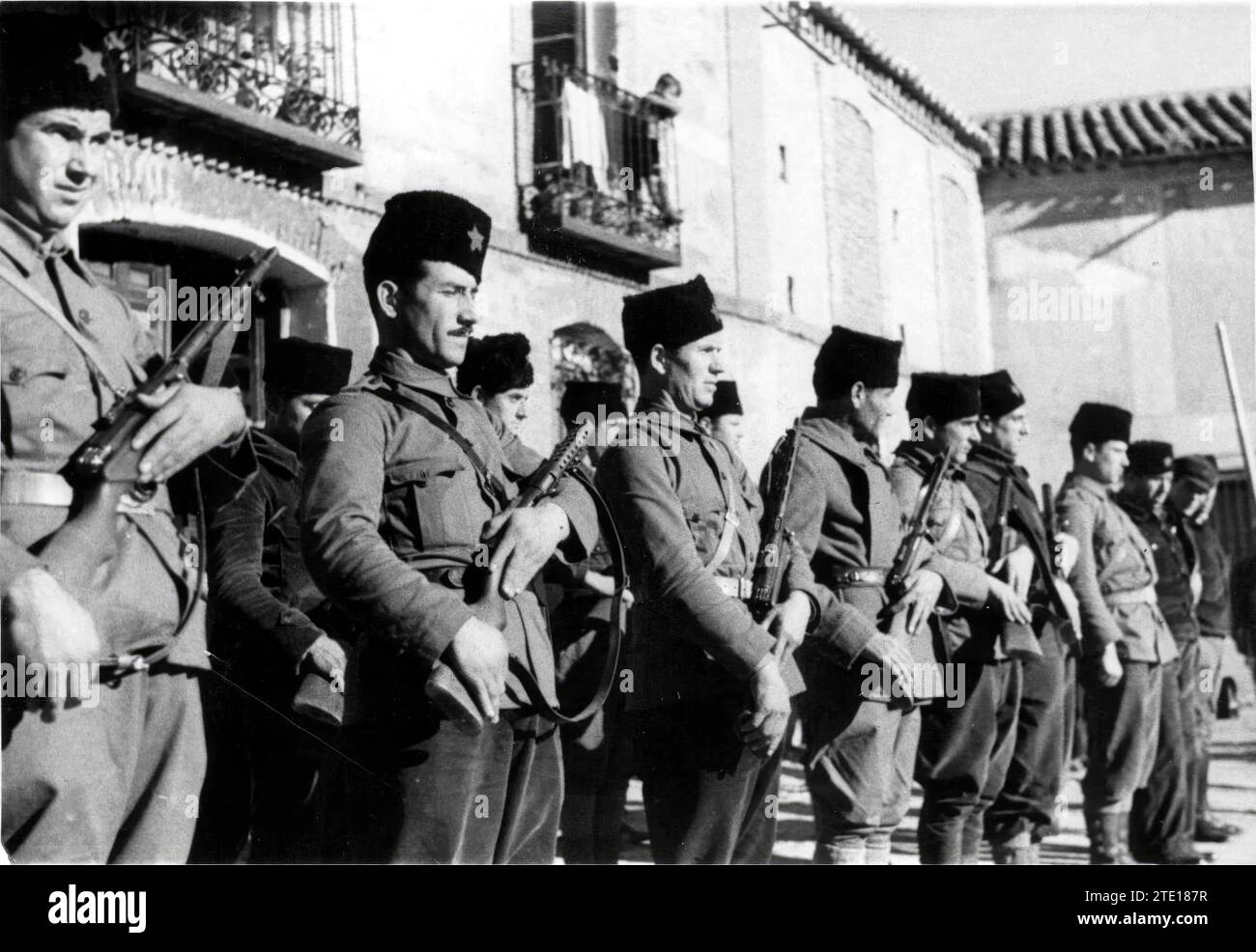 10/31/1936. A machine gun column, which operates with great success in ...