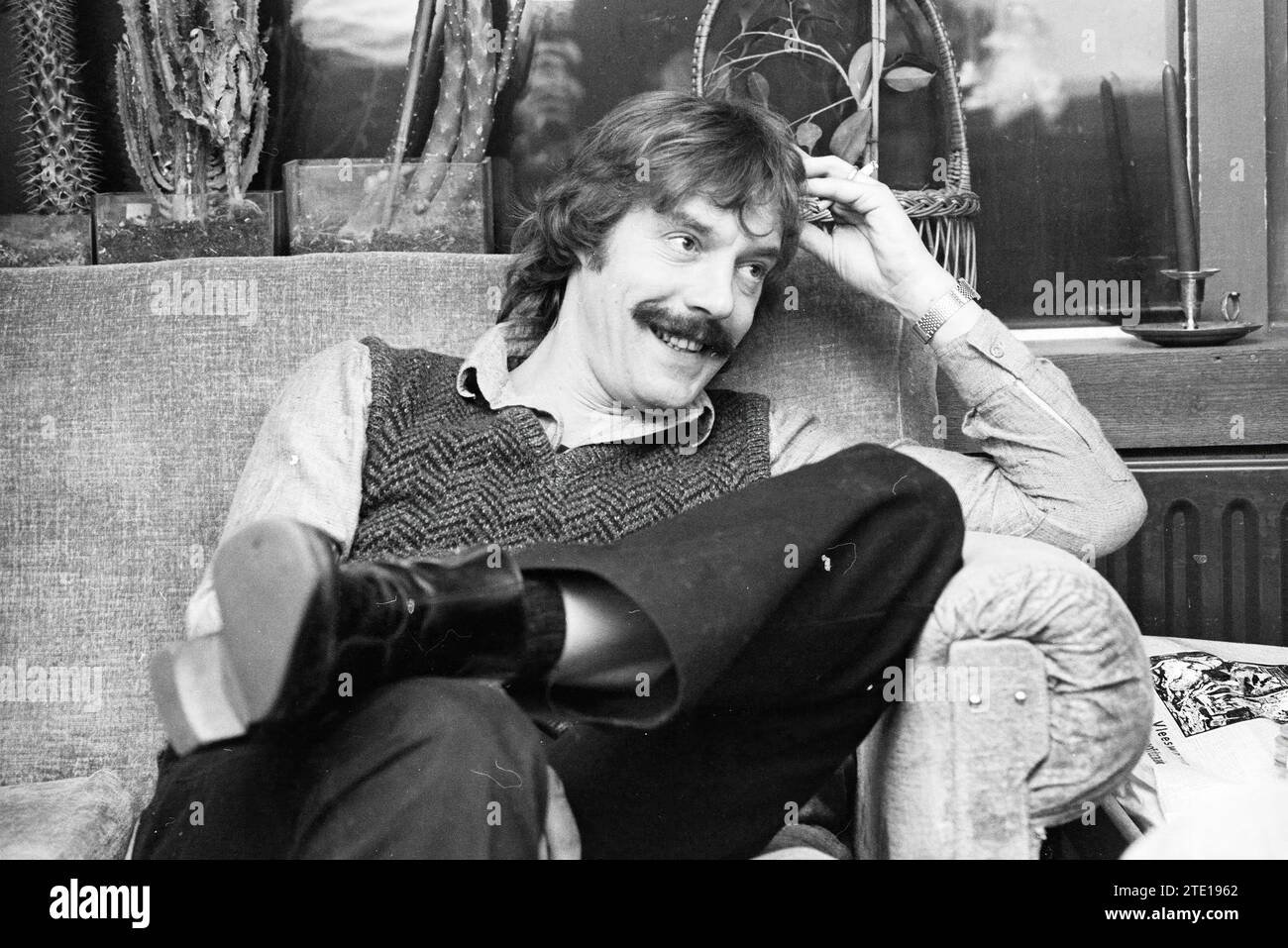 Portrait of poet Bernard Nuyens, Bergen NH, Writing people, Portraits ...