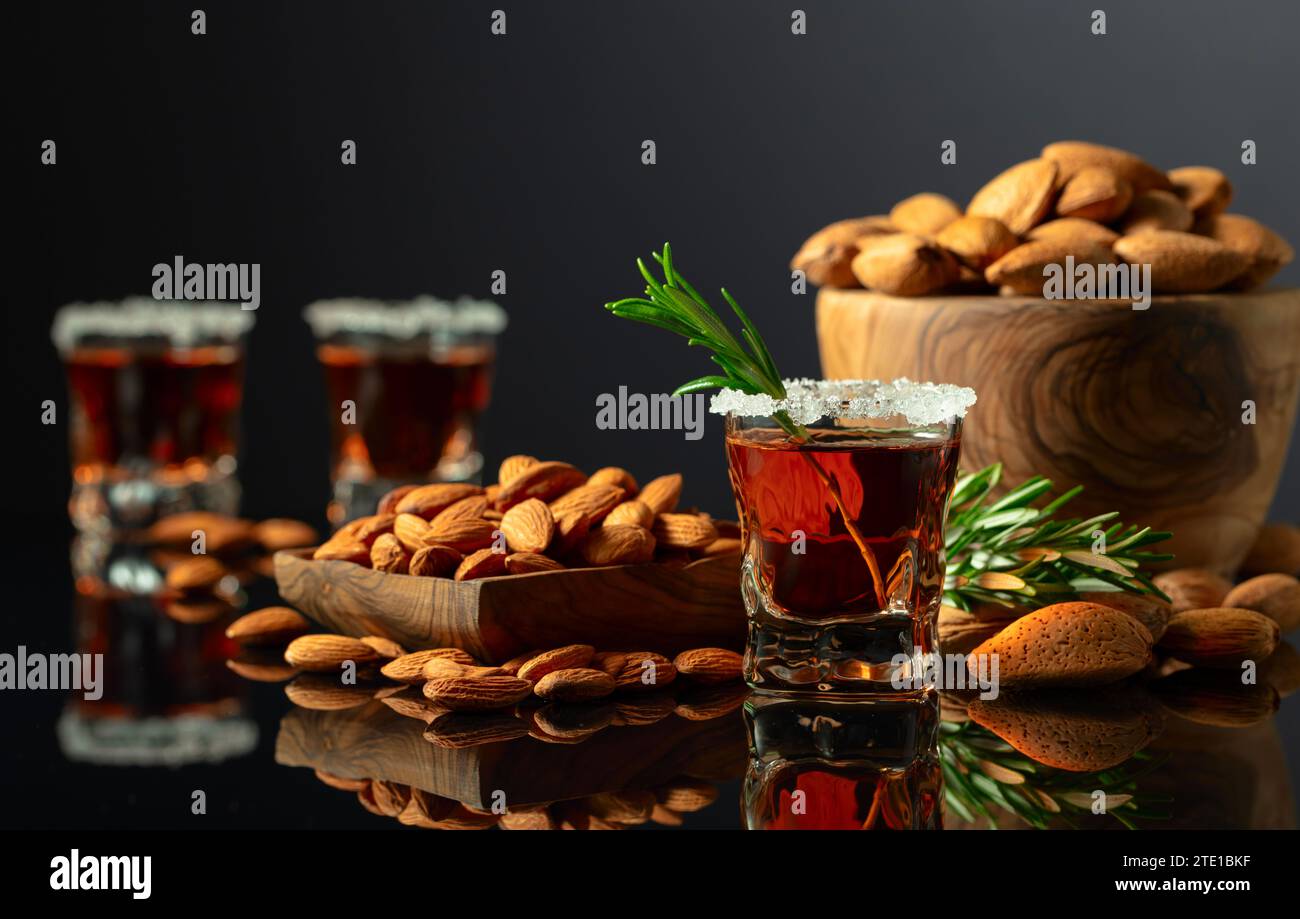 Amaretto cocktail hi-res stock photography and images - Alamy