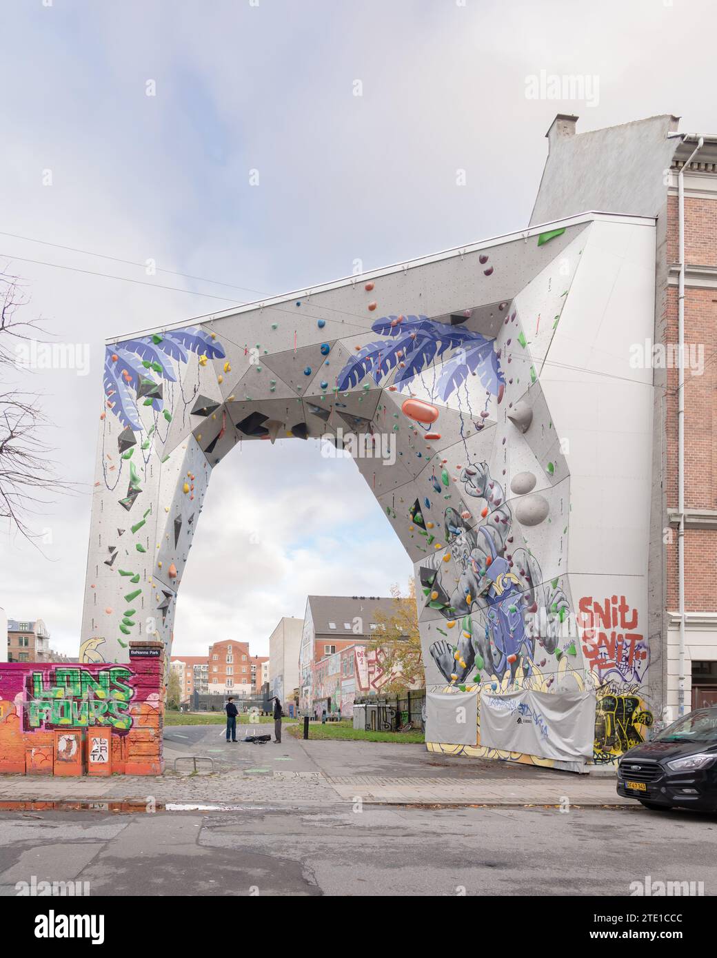 Climbing wall structure hi-res stock photography and images - Alamy