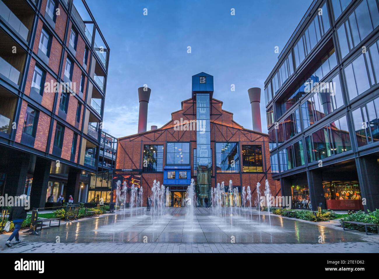 Neubauwohnungen, ehemaliges Kraftwerk Elektrownia Powisle, heute ...