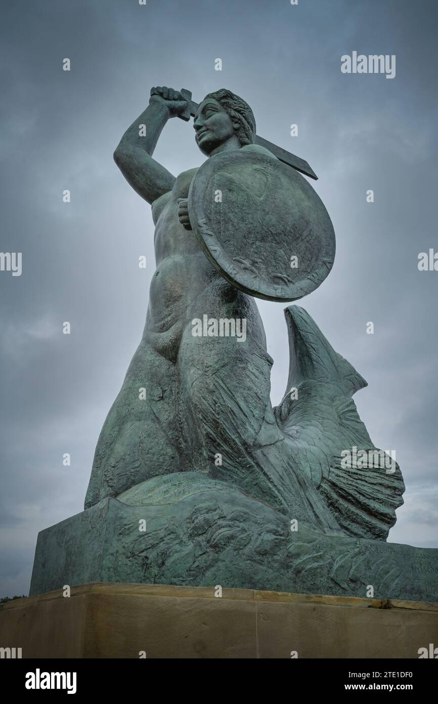 Statue der Warschauer Seejungfer - Warszawska Syrenka, General George ...