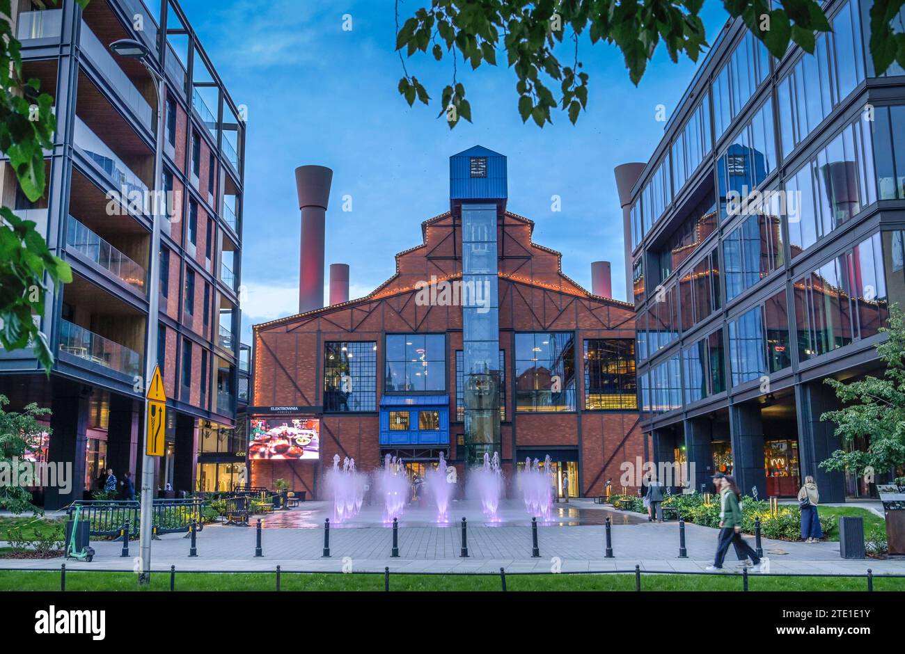 Neubauwohnungen, ehemaliges Kraftwerk Elektrownia Powisle, heute ...