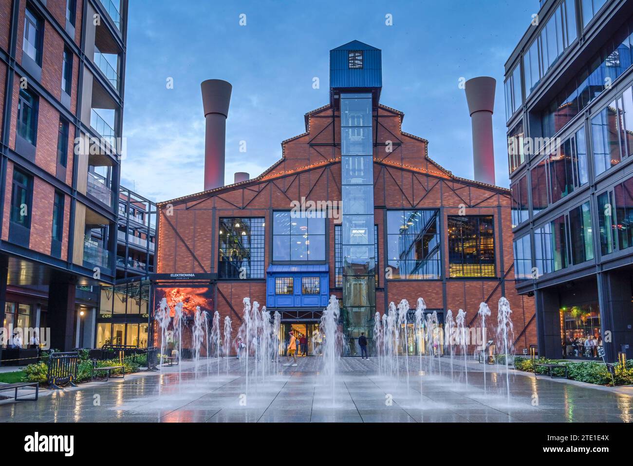 Neubauwohnungen, ehemaliges Kraftwerk Elektrownia Powisle, heute ...