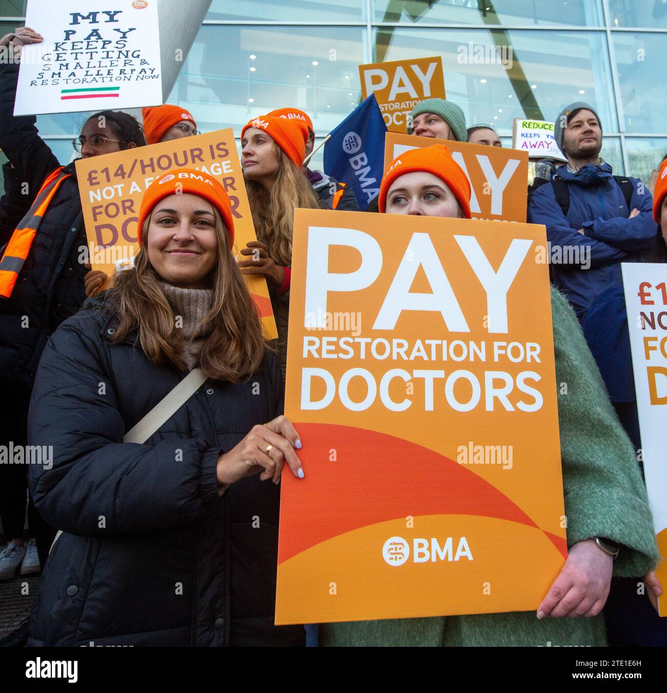 London, England, UK. 20th Dec, 2023. Doctors are seen at the picket ...