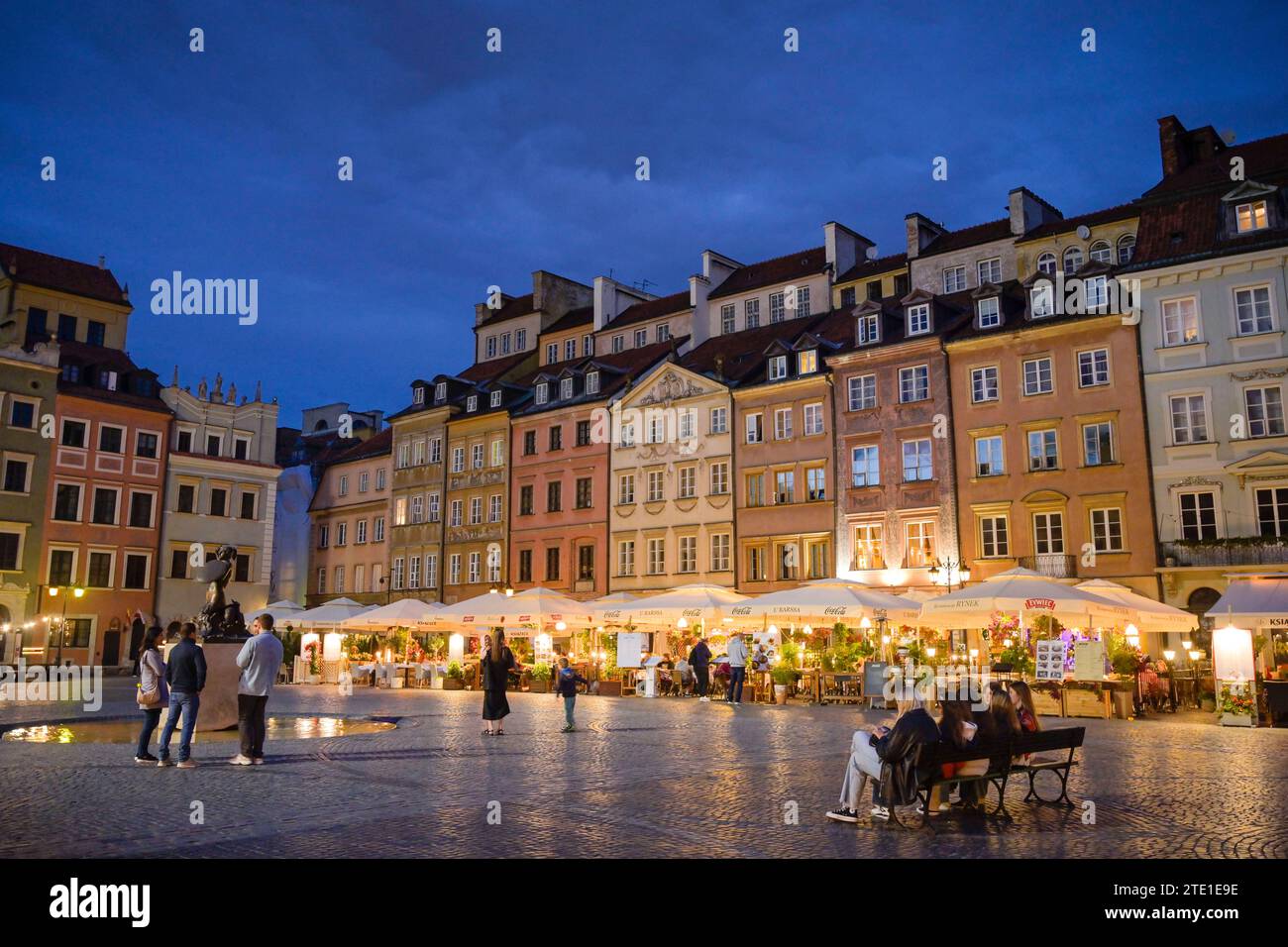 Touristen, Restaurants, Altbauten, Altstadtmarkt Rynek Starego Miasta ...