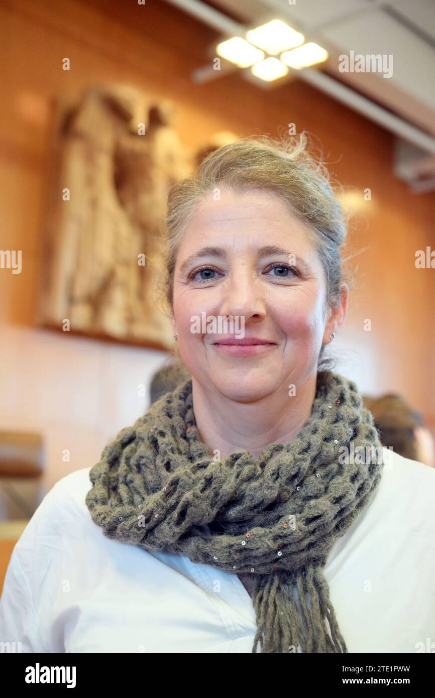 Data platforms hi-res stock photography and images - Alamy