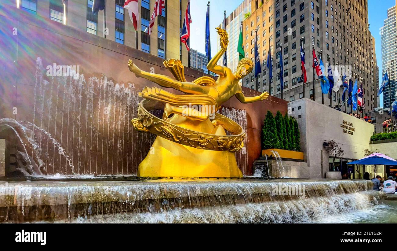 Rockefeller center mural hi-res stock photography and images - Alamy