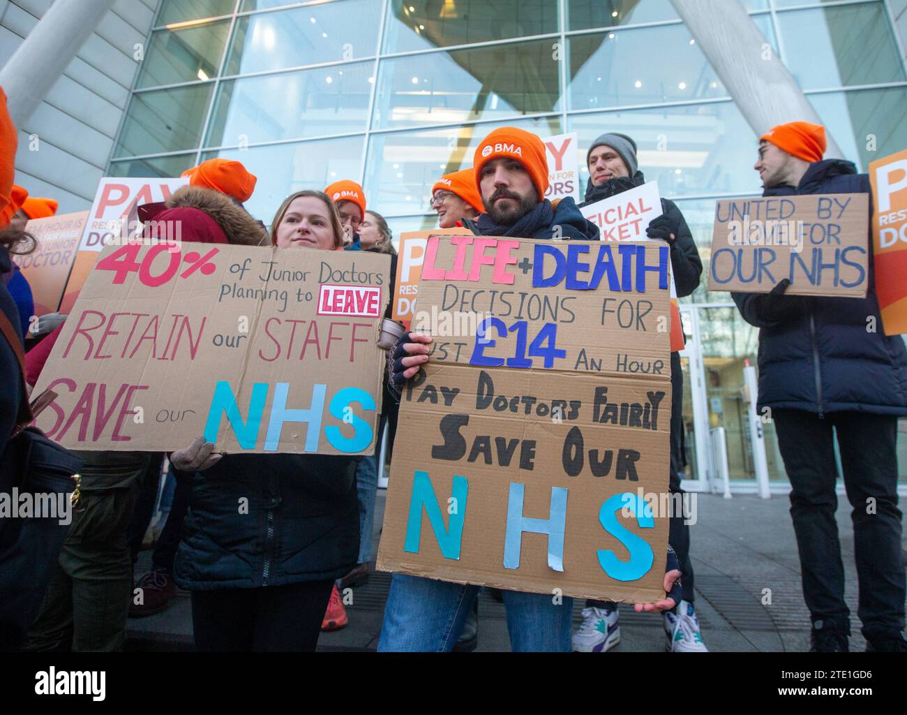 London, England, UK. 20th Dec, 2023. Doctors are seen at the picket ...