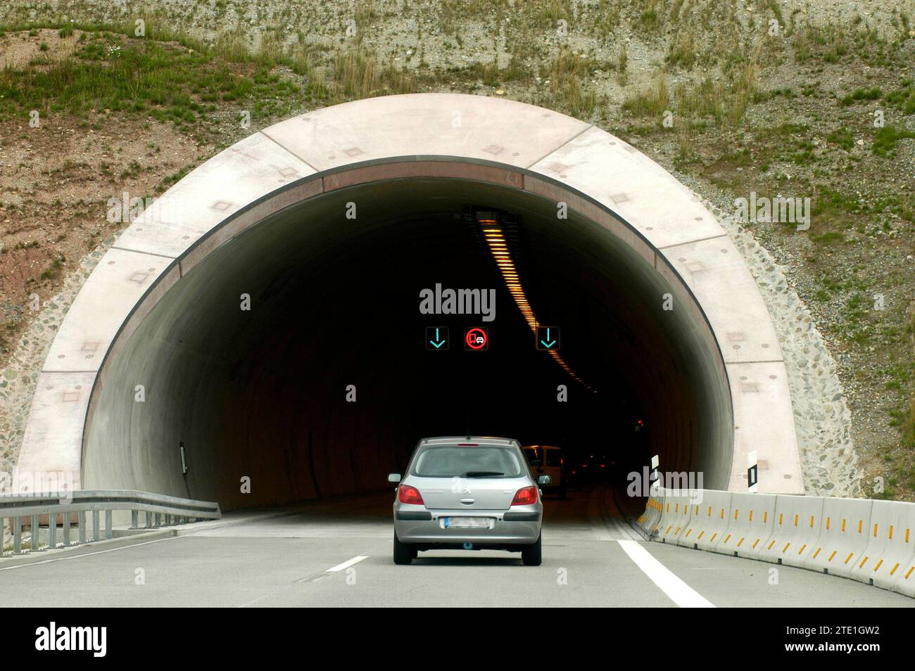 Tunneleinfahrt, Autobahn A71, Deutschland, BLF *** Tunnel entrance ...
